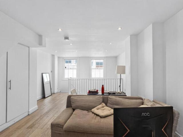 3 bedroom terraced house for rent in Island Row, London, E14