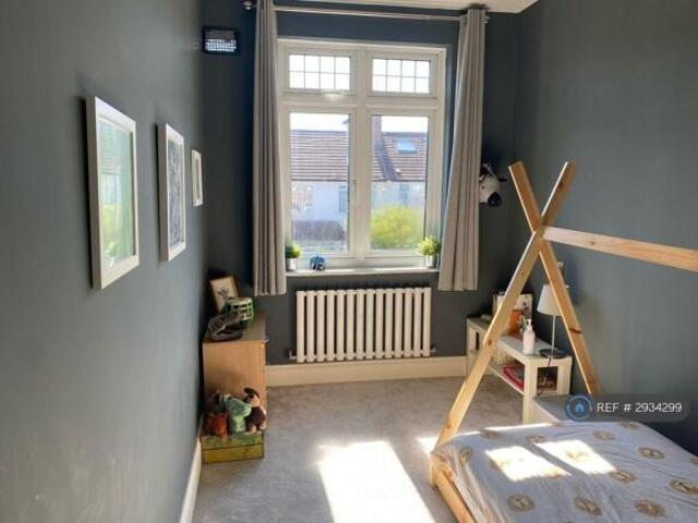 3 bedroom terraced house for rent in Ivyday Grove, London, SW16