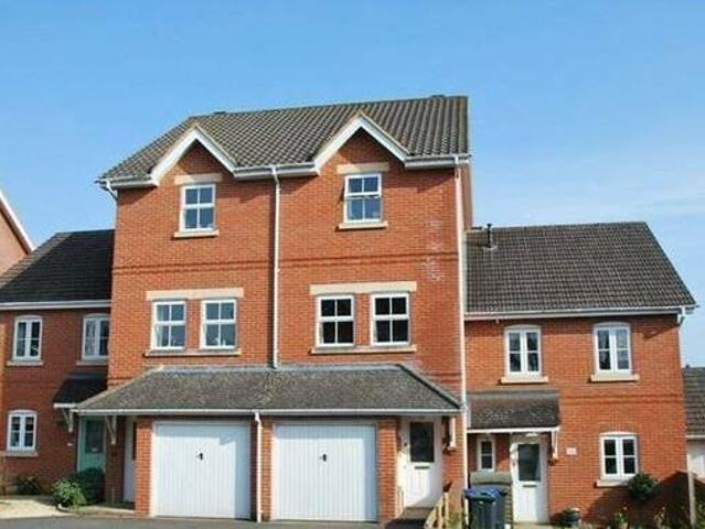 3 bedroom terraced house for rent in Jubilee Close Salisbury Wiltshire SP2