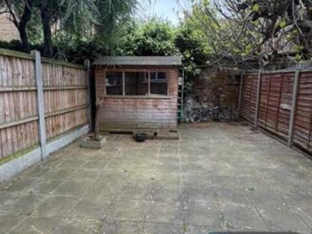 3 bedroom terraced house for rent in Jubilee St, London, E1
