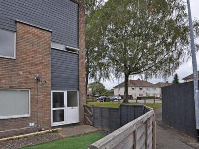 3 Bedroom Terraced House For Rent In Oak Road
