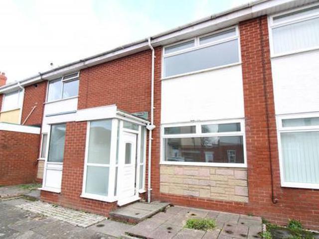 3 bedroom terraced house for rent in Oak Street Fleetwood FY7