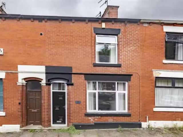 3 bedroom terraced house for rent in Oakfield Road, Blackburn.