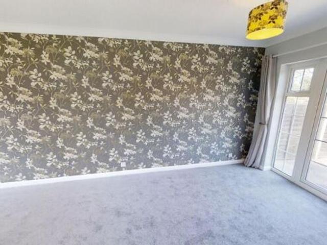 3 bedroom terraced house for rent in Oakfields, Guildford, GU3