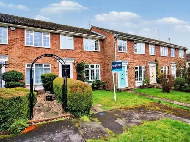 3 bedroom terraced house for rent in Oakfields, Guildford, GU3