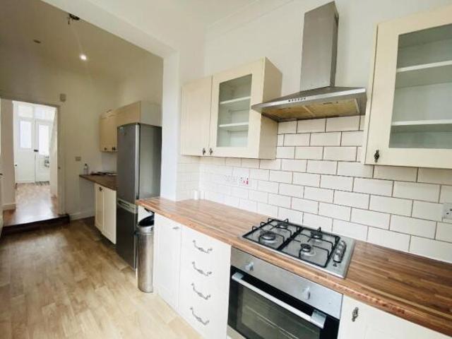3 bedroom terraced house for rent in Oakleigh Road North, Whetstone, N20