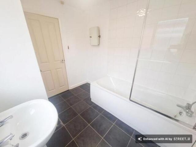 3 bedroom terraced house for rent in Ockerby Street, Nottingham, NG6