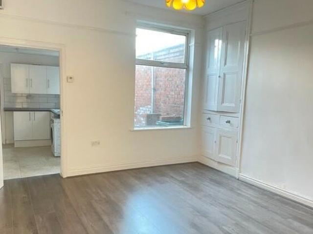3 Bedroom Terraced House For Rent In Oldbury, West Midlands