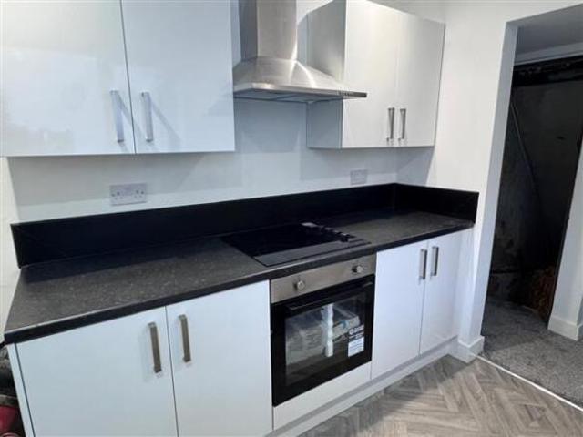 3 bedroom terraced house for rent in Oldham Road, Manchester, M35