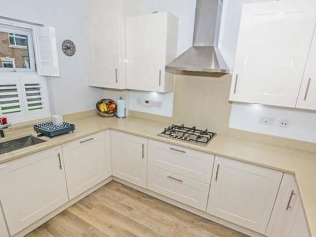 3 bedroom terraced house for rent in Olive Close West Sussex RH12