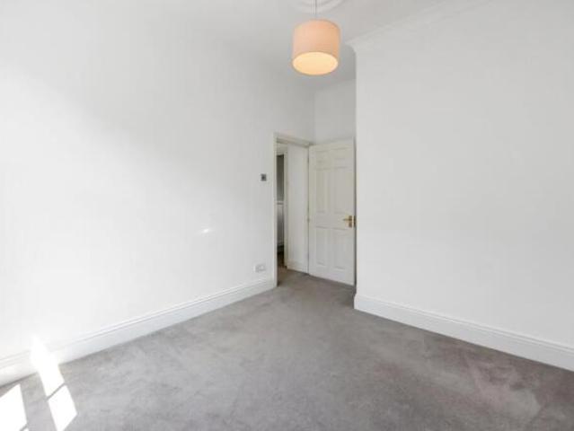 3 bedroom terraced house for rent in Oval Road, Lockhouse, NW1
