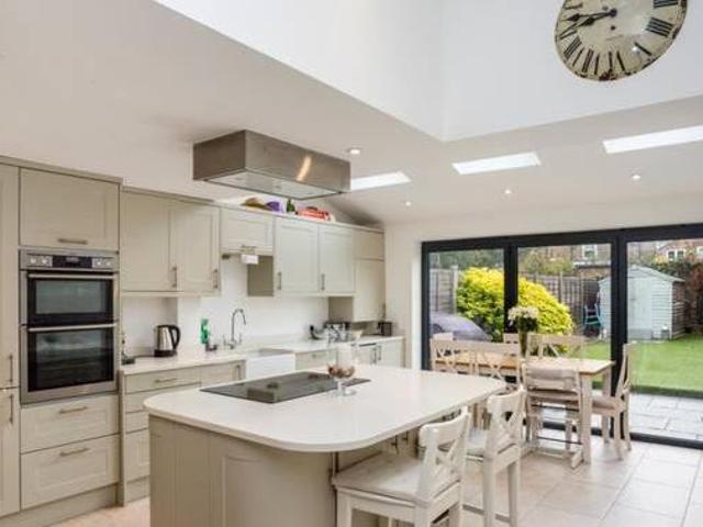 3 bedroom terraced house for rent in Oxford Road Windsor SL4