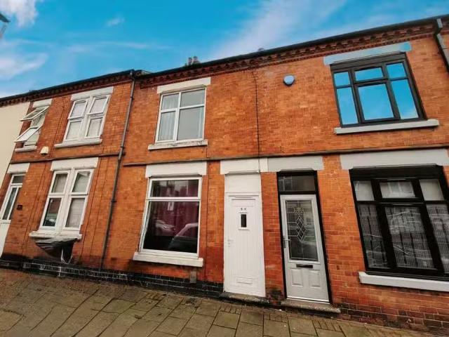 3 bedroom terraced house for rent in Oxford Street, LOUGHBOROU.