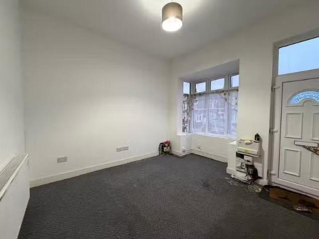 3 bedroom terraced house for rent in Oxhill Road, Handsworth.