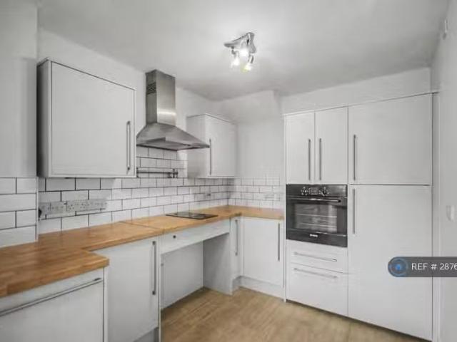 3 bedroom terraced house for rent in Lower Leigh Road, Bolton.