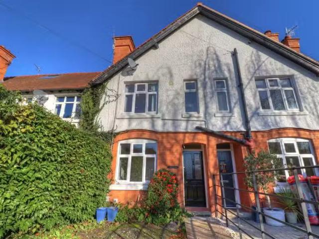 3 bedroom terraced house for rent in Loxley Road, Stratford up.