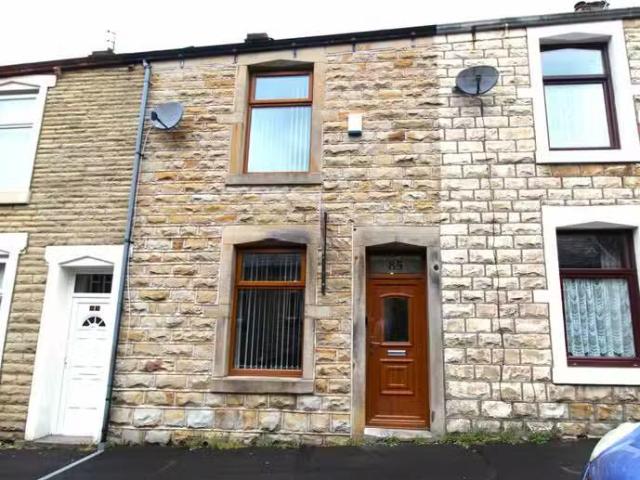 3 bedroom terraced house for rent in Lodge Street, Blackburn.