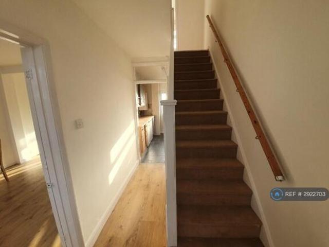 3 bedroom terraced house for rent in Long Furlong Drive, Slough, SL2