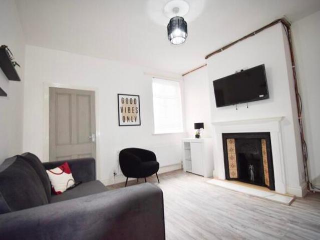 3 bedroom terraced house for rent in Longford Street, Derby, DE22