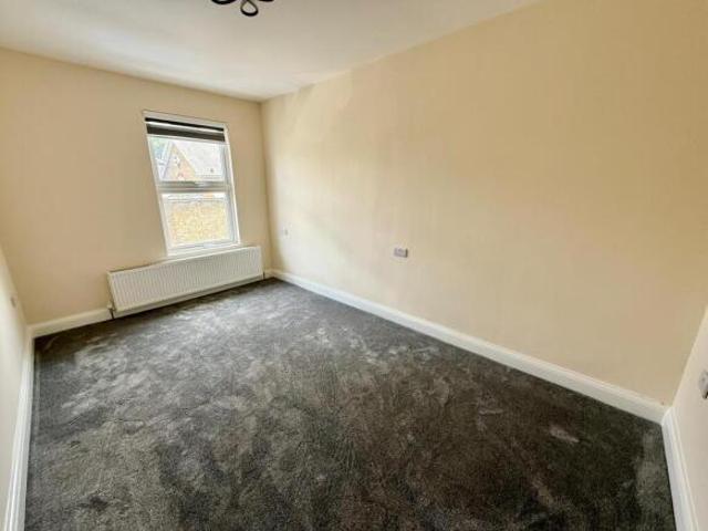 3 bedroom terraced house for rent in London, E13