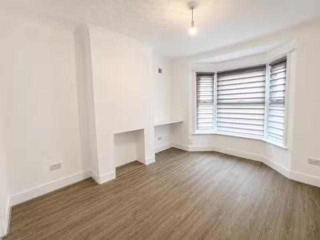 3 bedroom terraced house for rent in London, EN3