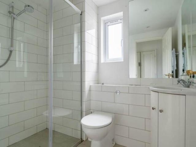 3 bedroom terraced house for rent in London Road East, Bath, BA1