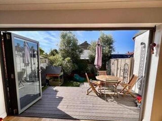 3 Bedroom Terraced House For Rent In London