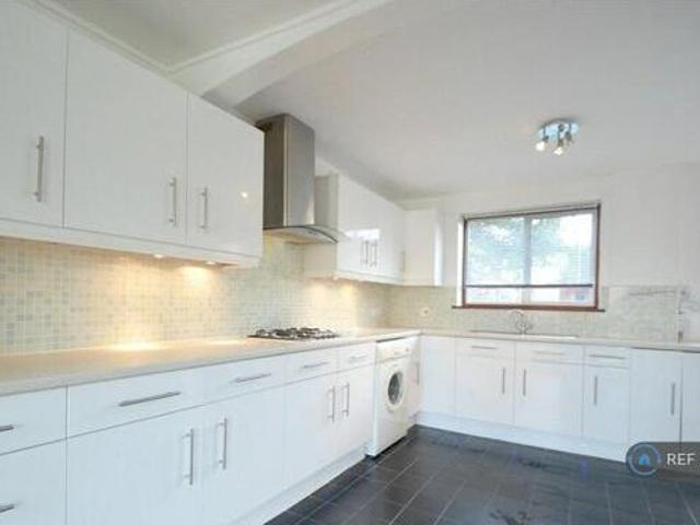 3 Bedroom Terraced House For Rent In London
