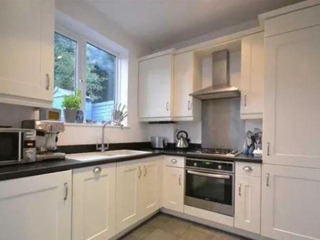 3 Bedroom Terraced House For Rent In London