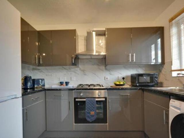 3 Bedroom Terraced House For Rent In London