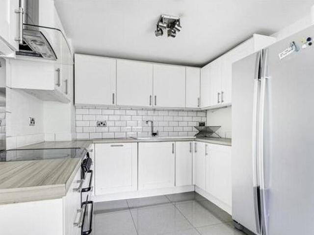 3 Bedroom Terraced House For Rent In London