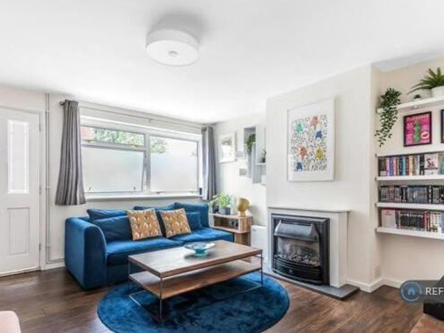 3 Bedroom Terraced House For Rent In London