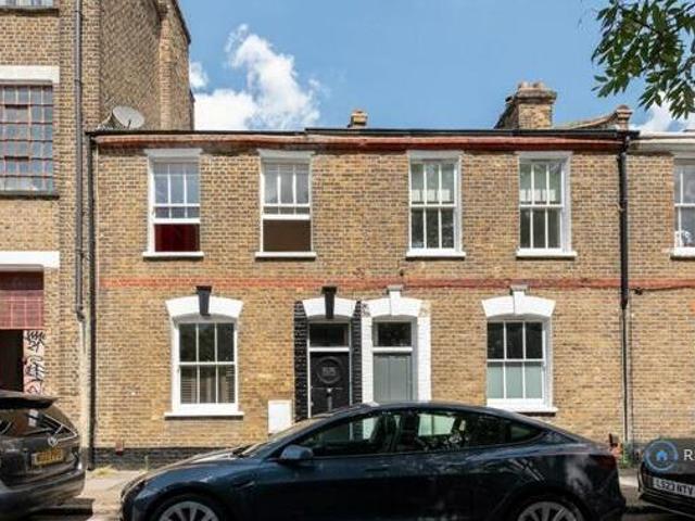 3 Bedroom Terraced House For Rent In London
