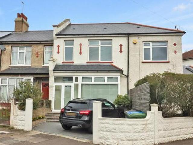 3 Bedroom Terraced House For Rent In London