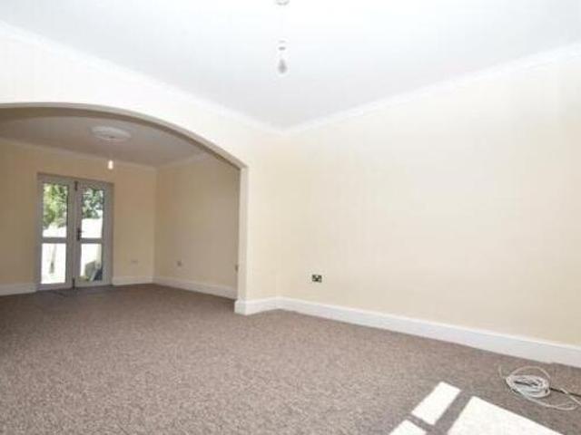 3 Bedroom Terraced House For Rent In London