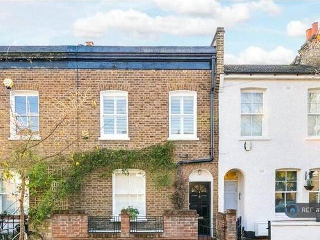 3 Bedroom Terraced House For Rent In London