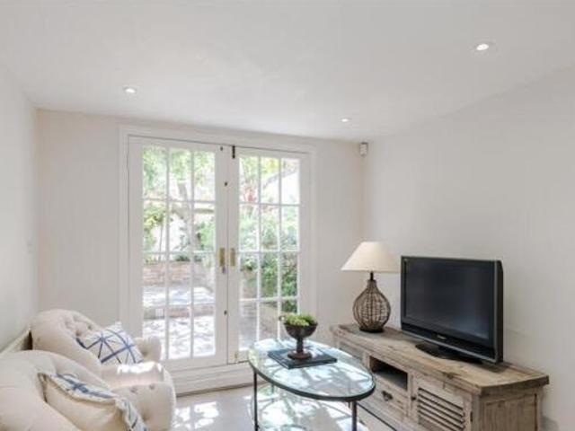 3 Bedroom Terraced House For Rent In London