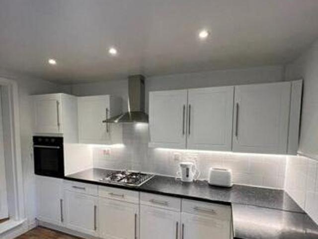 3 Bedroom Terraced House For Rent In London