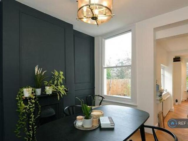3 Bedroom Terraced House For Rent In London