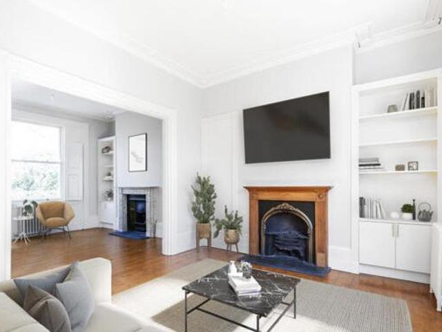 3 Bedroom Terraced House For Rent In London