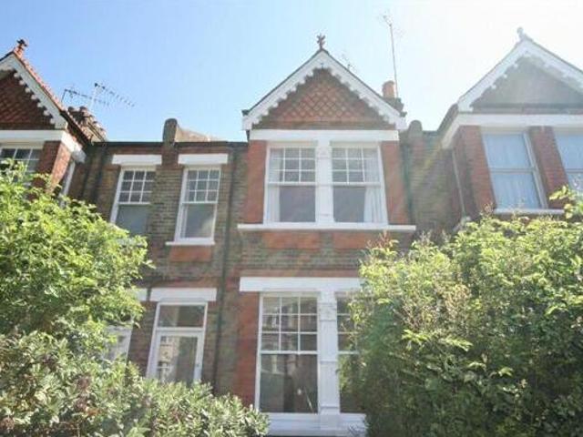 3 Bedroom Terraced House For Rent In London
