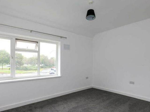 3 Bedroom Terraced House For Rent In London