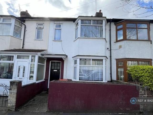 3 Bedroom Terraced House For Rent In London