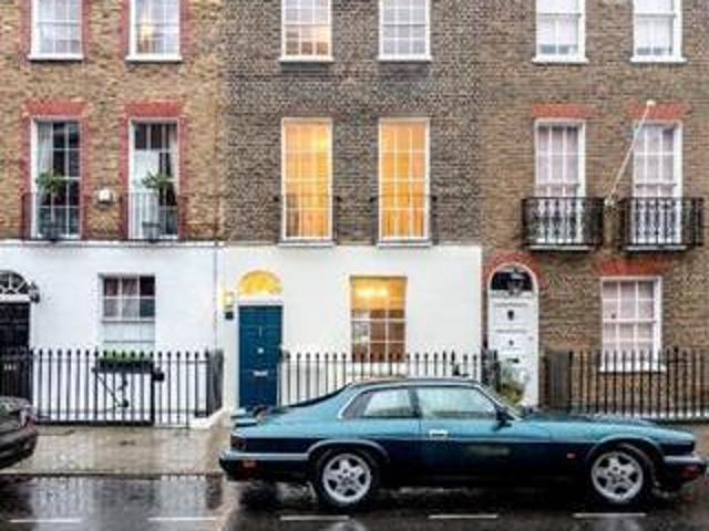 3 Bedroom Terraced House For Rent In London
