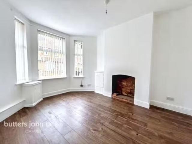 3 bedroom terraced house for rent in Lord Street, Crewe, CW2