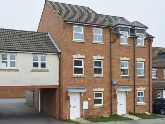 3 bedroom terraced house for rent in Lathkill Street, Market H.