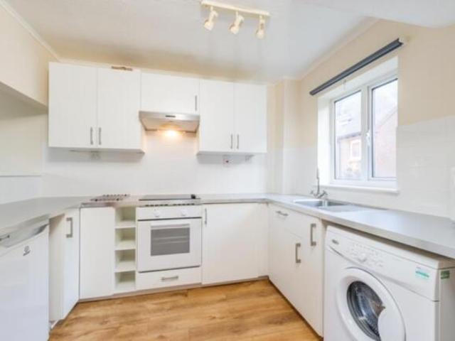 3 bedroom terraced house for rent in Laurel Farm Close, Old Headington, OX3