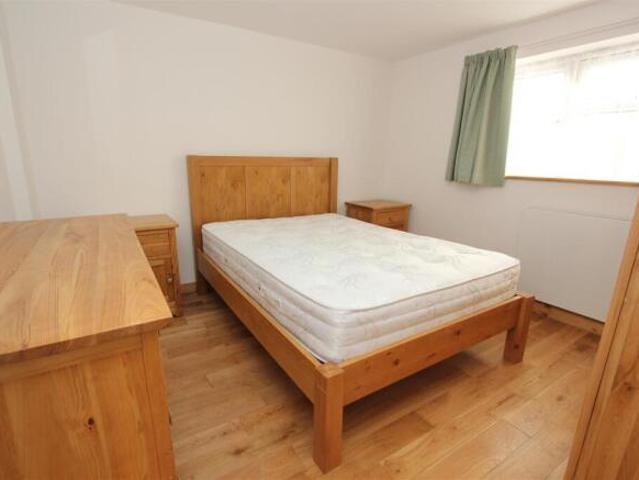 3 bedroom terraced house for rent in Lavender Hill, Enfield, EN2
