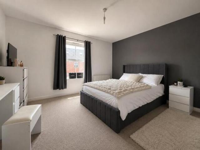 3 bedroom terraced house for rent in Lavinia Walk, Taw Hill, Swindon, Wiltshire, SN25