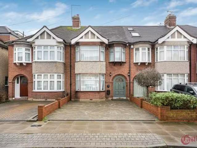 3 bedroom terraced house for rent in Ladysmith Road, Enfield.
